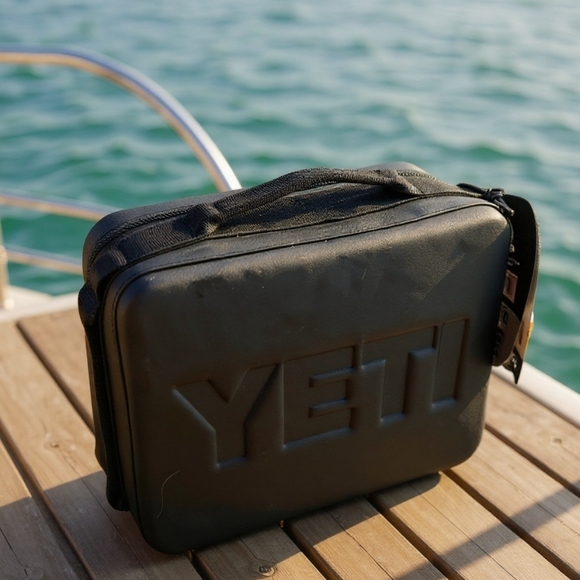 Yeti | Bags | Yeti Daytrip 5l Black Lunch Box New | Poshmark